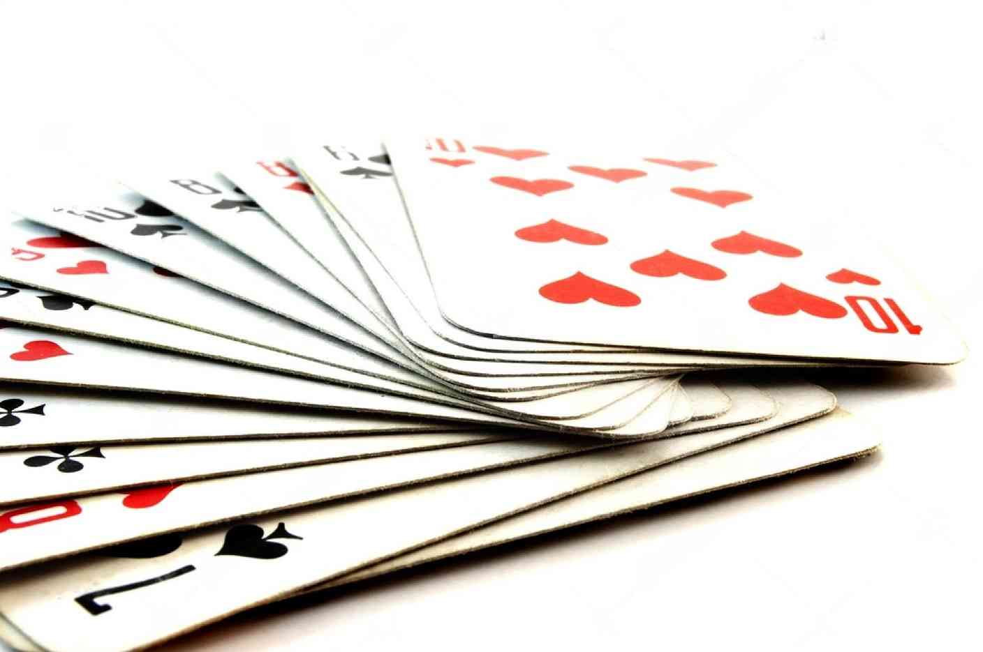 How to Balance Aggression and Caution in Bridge